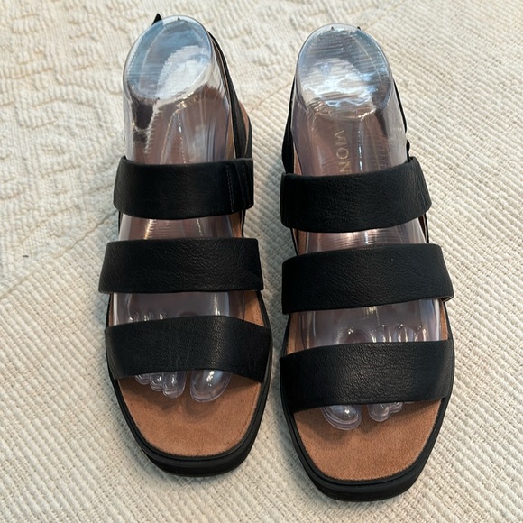 Vionic | Shoes | Vionic Sandals | Poshmark